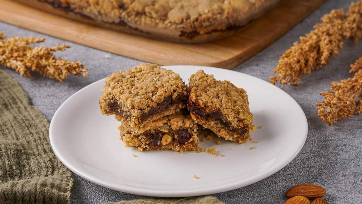 Best Date Bars Ever Recipe | Vegan in the Freezer